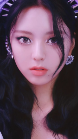 ITZY, Kpop, LOCO, Yuna, Shin Yu Na HD Phone Wallpaper | Rare Gallery ITZY, Kpop, LOCO, Yuna, Shin Yu Na HD Phone Wallpaper | Rare Gallery