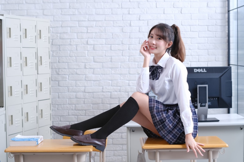 4k Asian Sitting Legs Knee Highs Uniform Schoolgirls Glance Hd