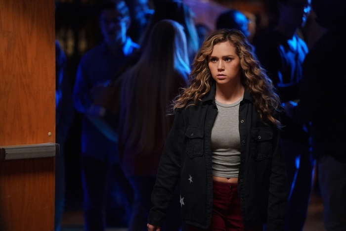 Stargirl Hd Courtney Whitmore Brec Bassinger Hd Wallpaper Rare Gallery
