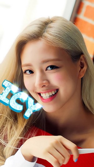ITZY, ICY, Yuna, Smile, Blonde, 4k HD Phone Wallpaper | Rare Gallery