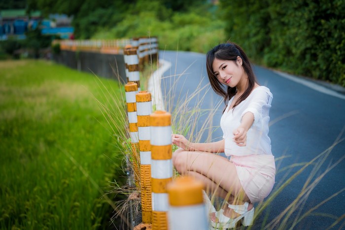 4k Asian Sitting Dress Legs Smile Glance Bokeh Brunette Girl